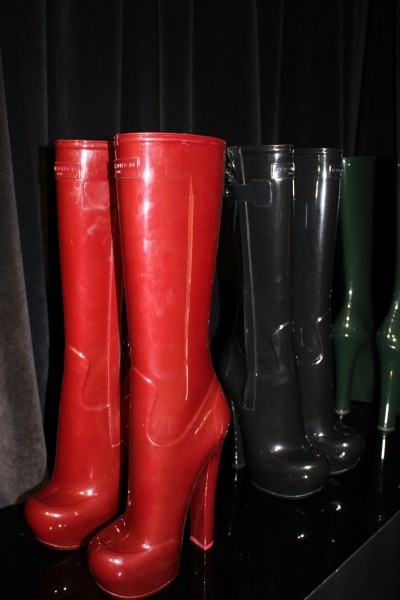 shiny rubber boots | Sandra‘s Closet