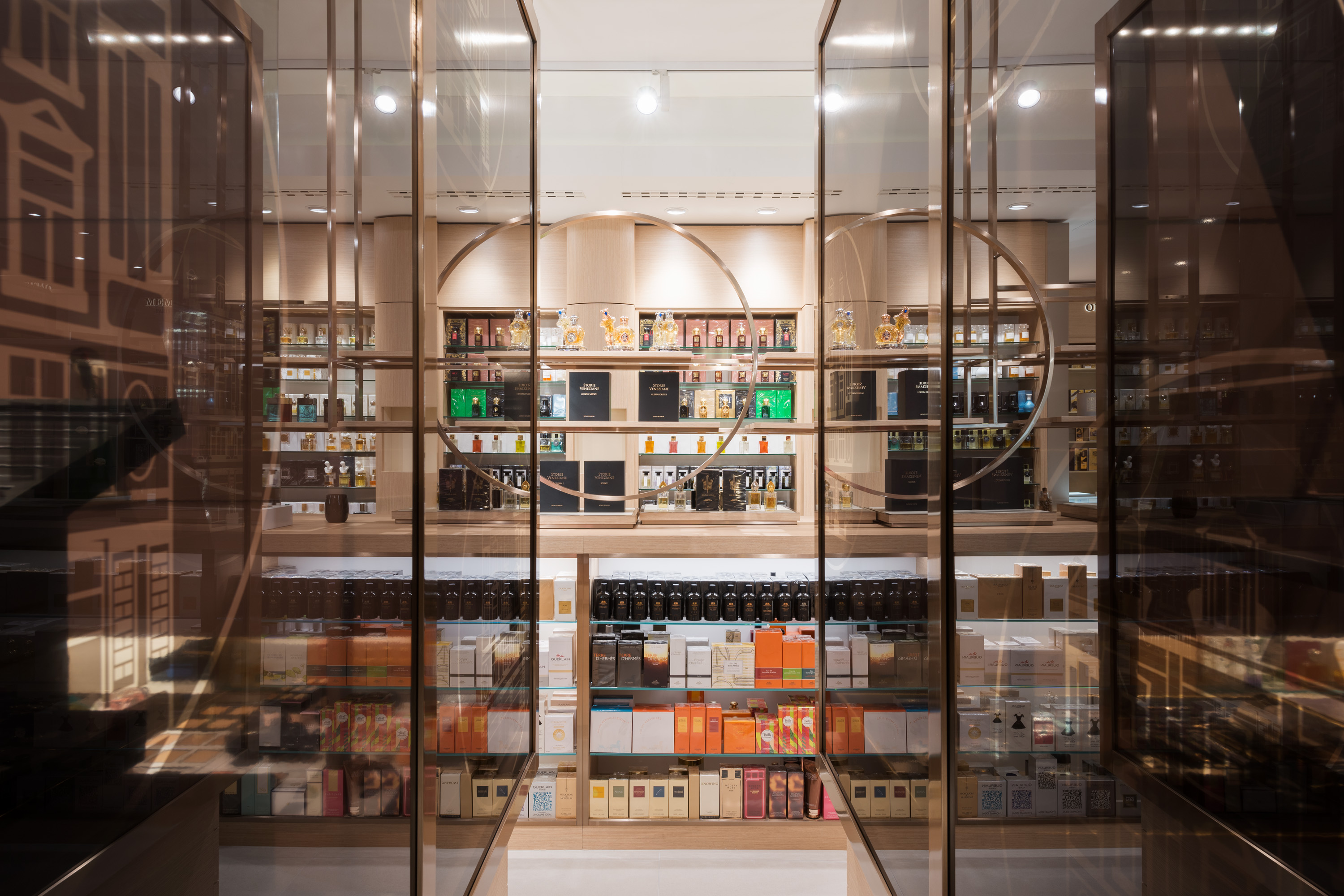 New Look for Zurich’s Perfumery Osswald | Sandra‘s Closet