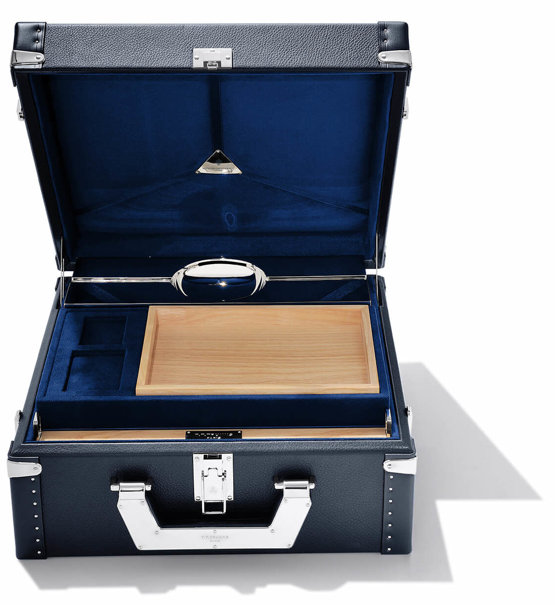 Furniture Trunks For Connoisseurs | Sandra‘s Closet