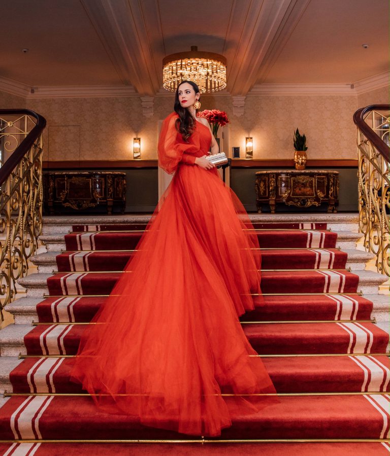 The Red Dress Effect | Sandra‘s Closet