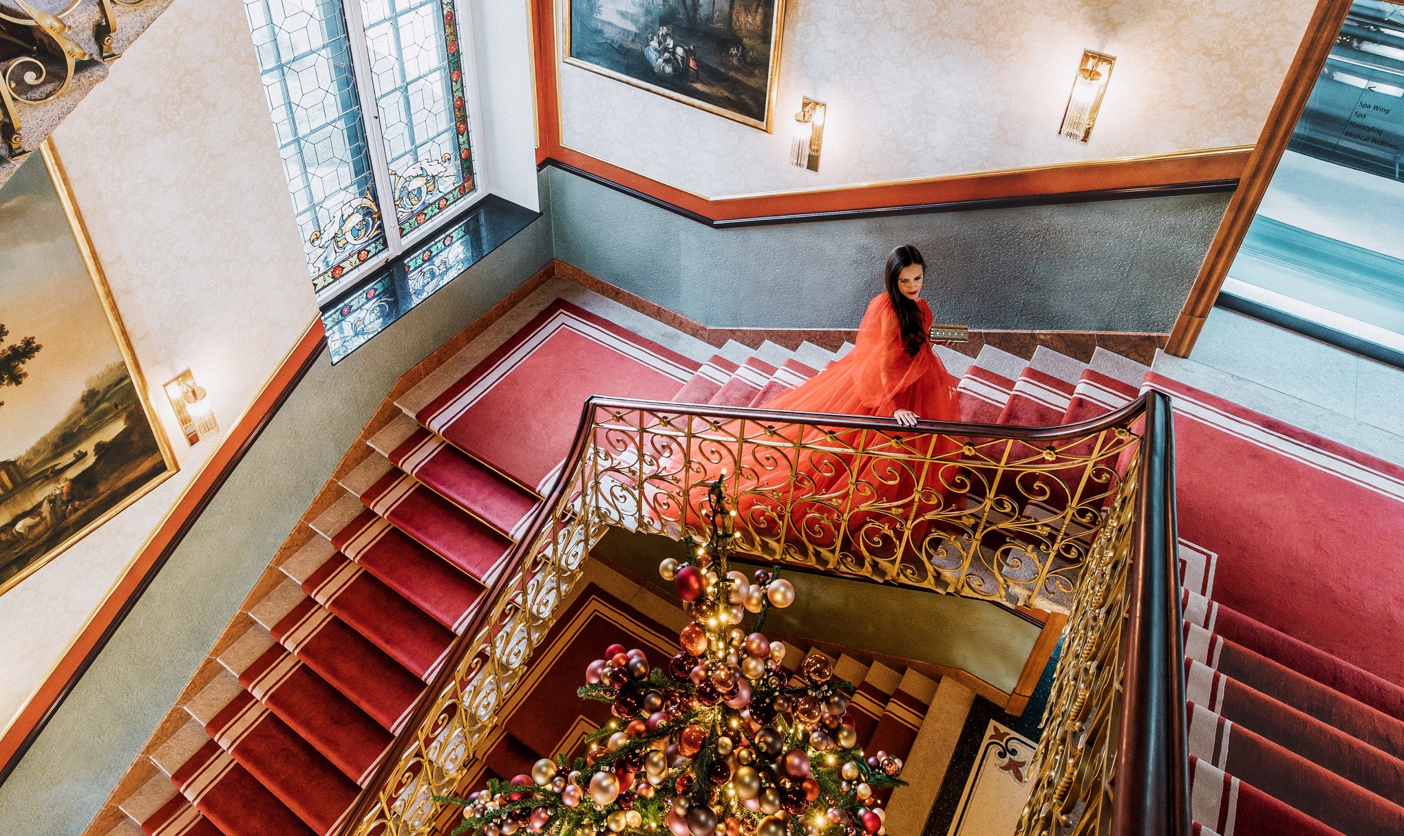 The Red Dress Effect | Sandra‘s Closet