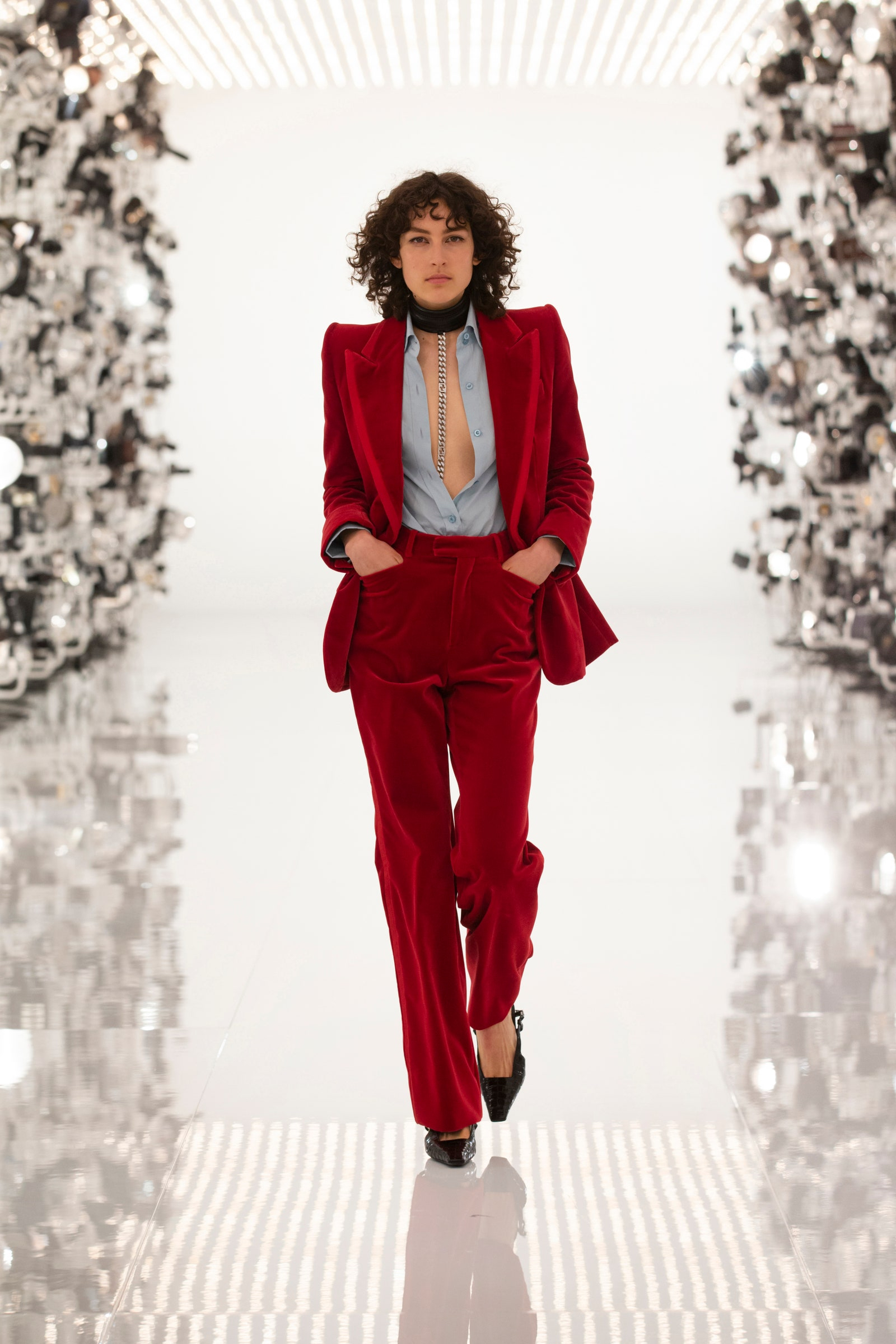 Gucci’s Famous Red Velvet Suit | Sandra‘s Closet