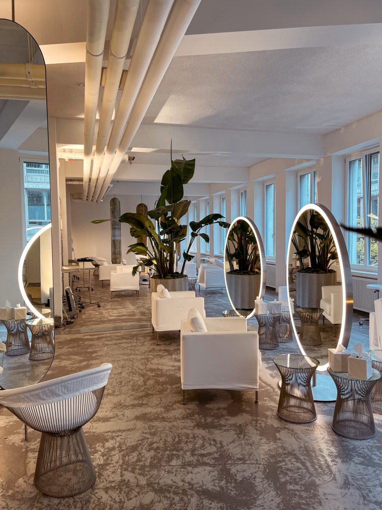 Charles Aellen Company | Sandra‘s Closet